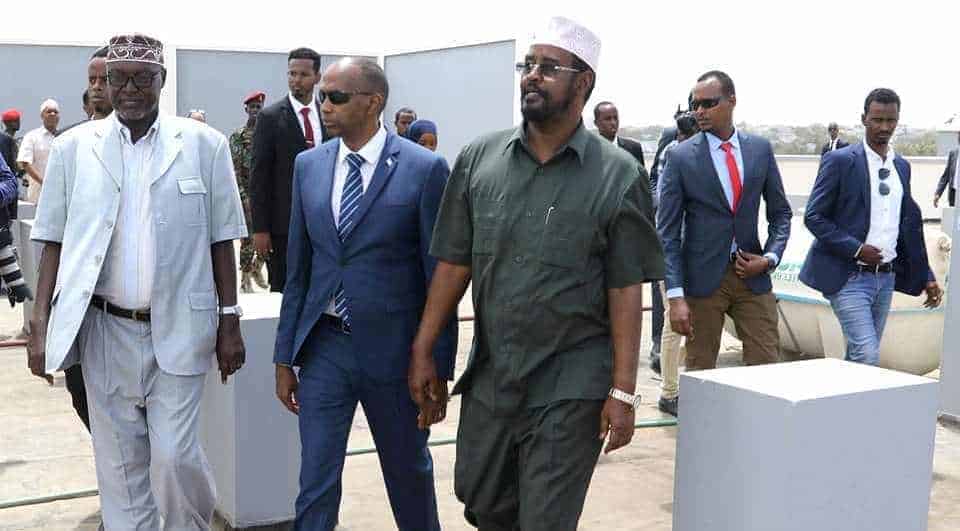 Ra'iisal wasaare Kheyre & Axmed Madoobe oo wadajir u kormeeray ...