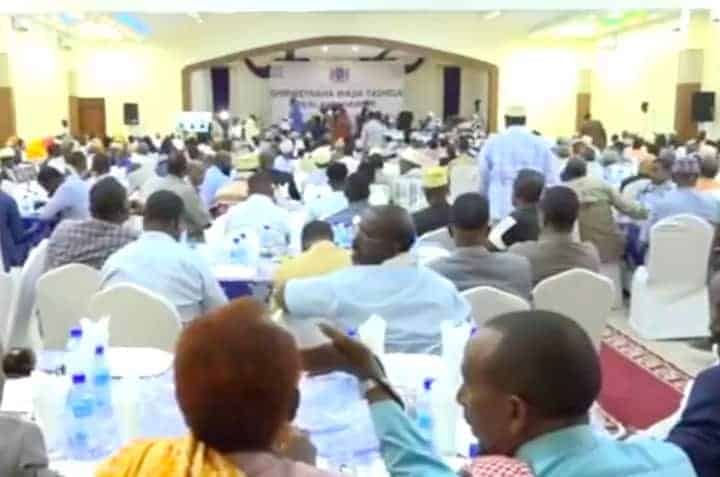 Qaar ka mida Odayaasha Hawiye oo ku dhawaaqay Gole soo dhisaya Maamul ...