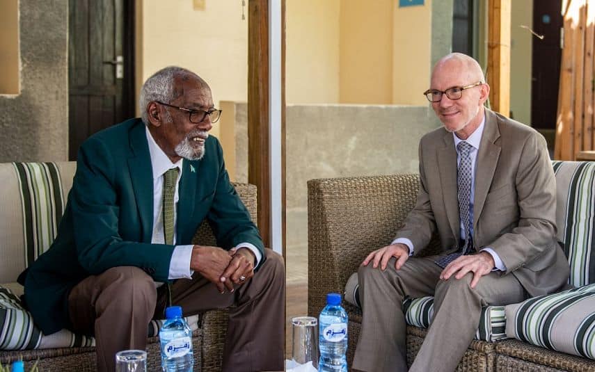 Maxay ka wadahadleen Wakiilka Q/Midoobay ee Soomaaliya iyo Musharax ...