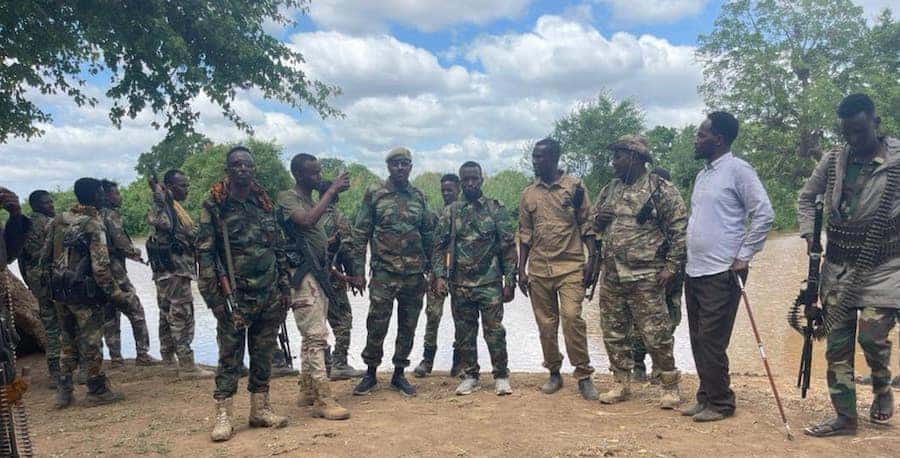 Ciidamo uu hoggaaminayo xildhibaan oo Alshabaab kala wareegay degaanno ...