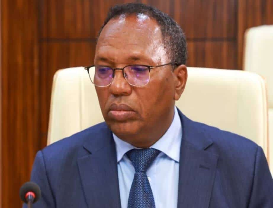 Farriin Culus iyo Jawaab ka timid Wasiirkii Maaliyadda ee xilka laga ...