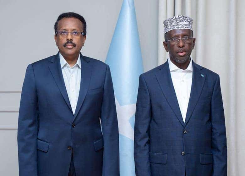 Farmaajo iyo Sheekh Shariif oo War-kasoo saaray Garowe (Digniin iyo ...